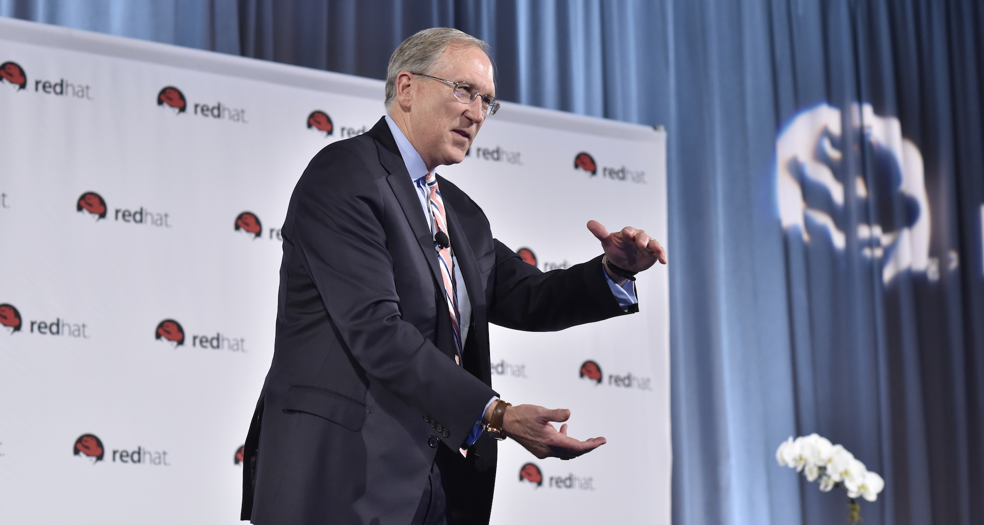VA moves to digitize health records with $158M contract | FedScoop